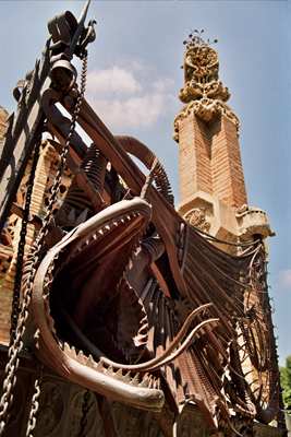 El drac de Gaudí a la Finca Güell – Fundació Antonio Gaudí